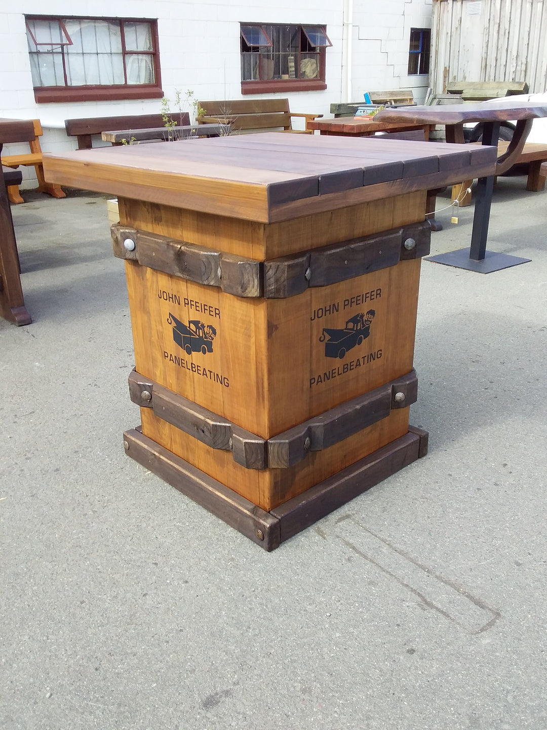 bar leaner woolpress – Apollo Outdoor Furniture